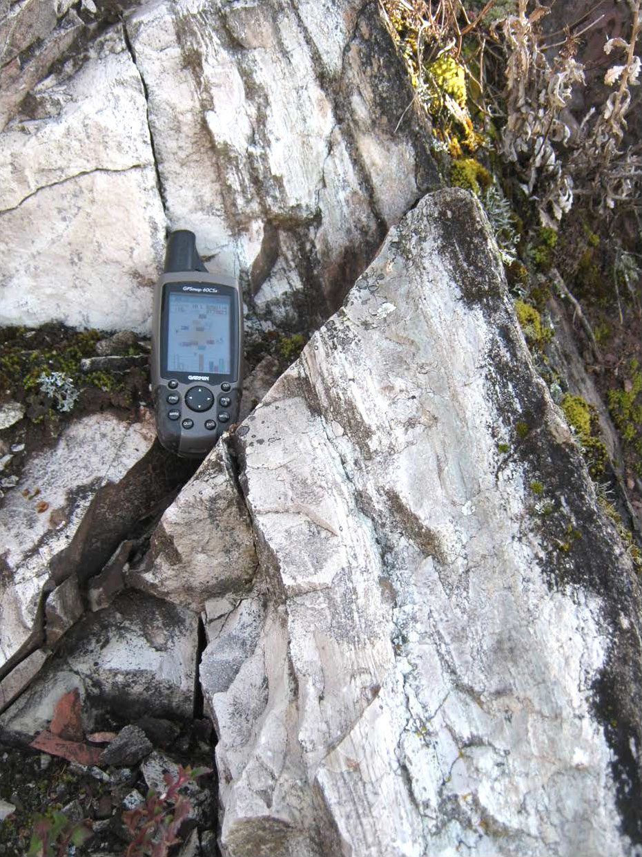 Flow Banded Rhyolite Dyke – Caesars Report